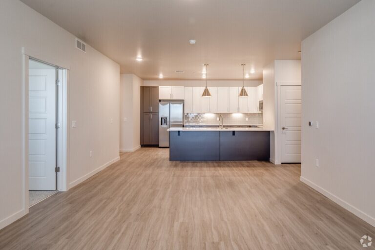 Saddle Ridge Apartments - Crown Property Management